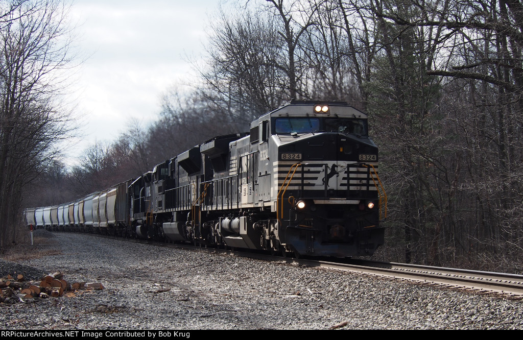 NS 8324 leads eastbound manifest on the Lurgan Branch